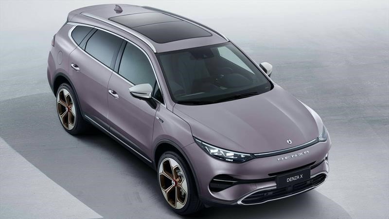 Denza X, el SUV de BYD diseñado por Mercedes Benz