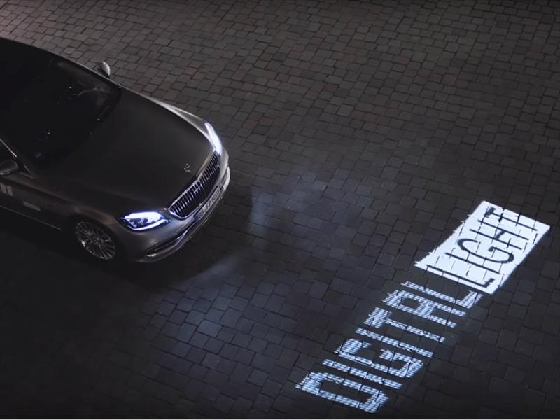 Mercedes-Benz Digital Light: y ahora las luces hablan