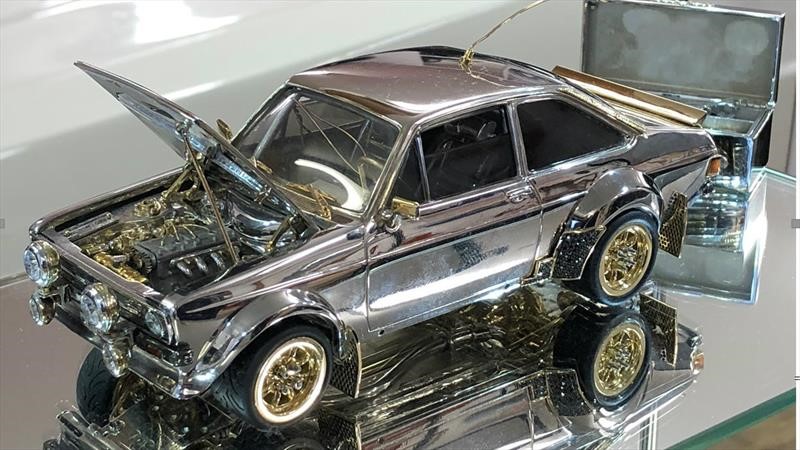 Subastan un Ford fabricado con metales preciosos