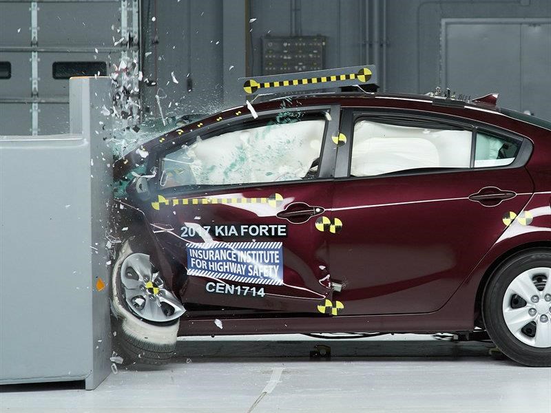 Kia Cerato 2017 tiene el Top Safety Pick + del IIHS