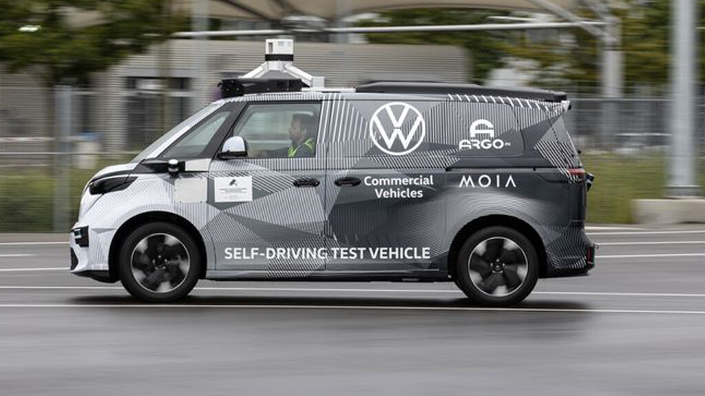 Volkswagen Combi regresa a la vida como taxi o vehículo autónomo de ...