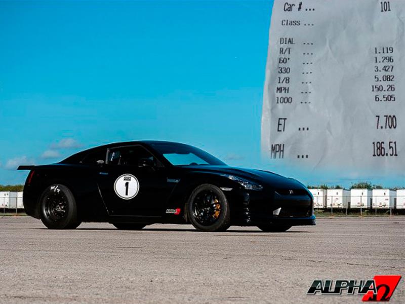 Video: Nissan GT-R modificado con más de 2,000 Hp recorre el ¼ milla en ...