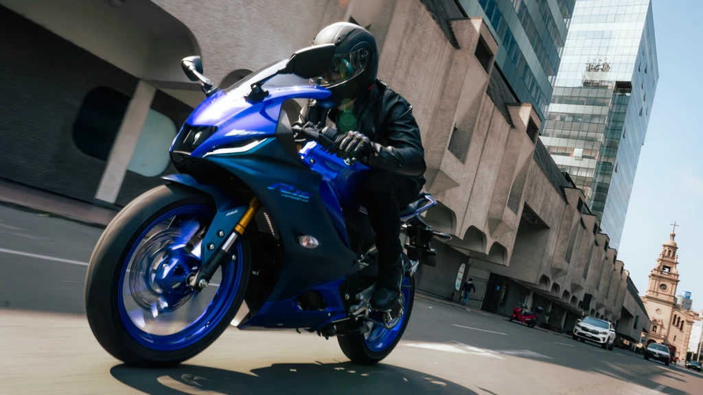 Yamaha R15 V4 en Chile: más deportividad para más personas