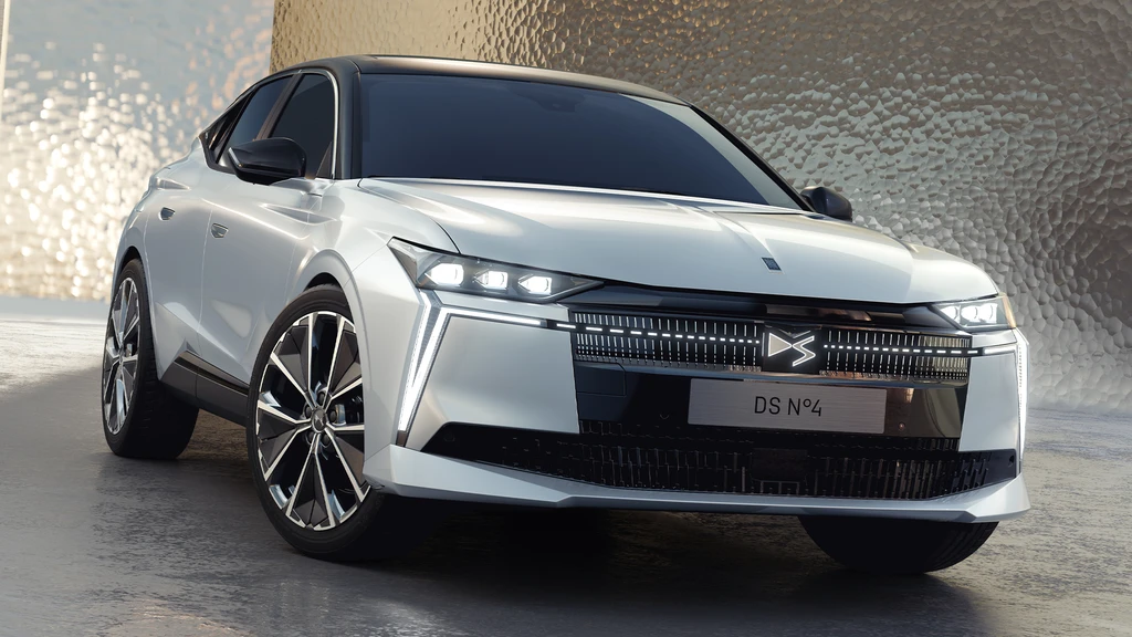 DS N°4: el restyling llega con cambio de nombre