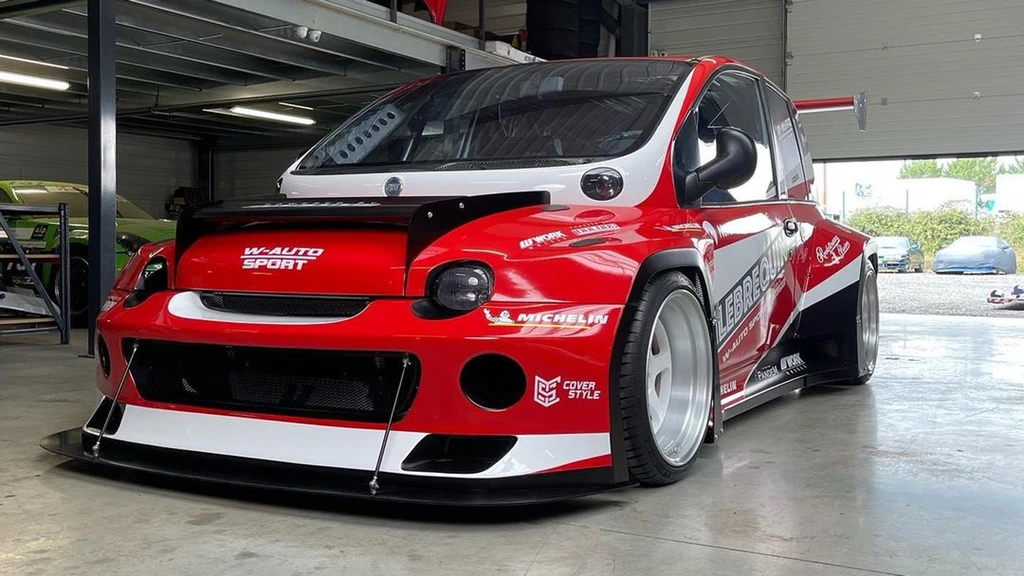 Tortuga Ninja: FIAT Multipla tuneada con motor de Corvette