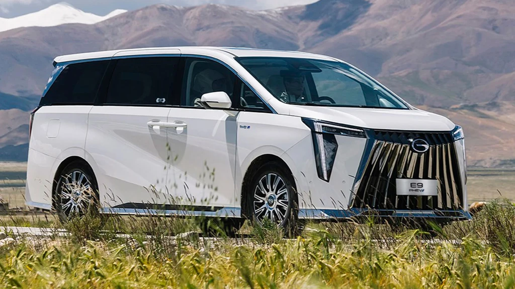 GAC GN8 PHEV, ya tiene precio en México: 106 km en modo eléctrico y el nivel máximo de equipo