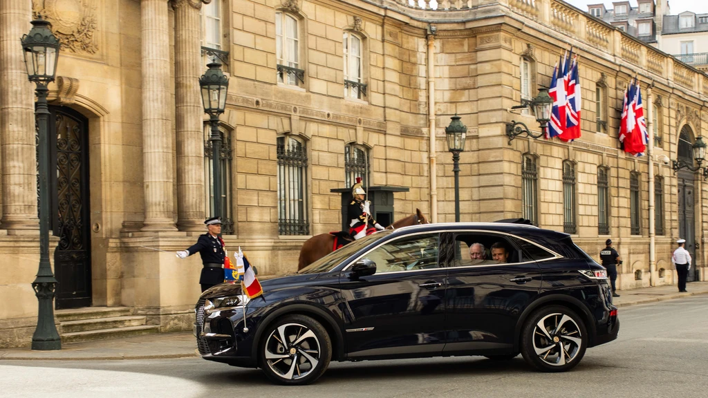 DS Automobiles mueve por Francia a los reyes británicos