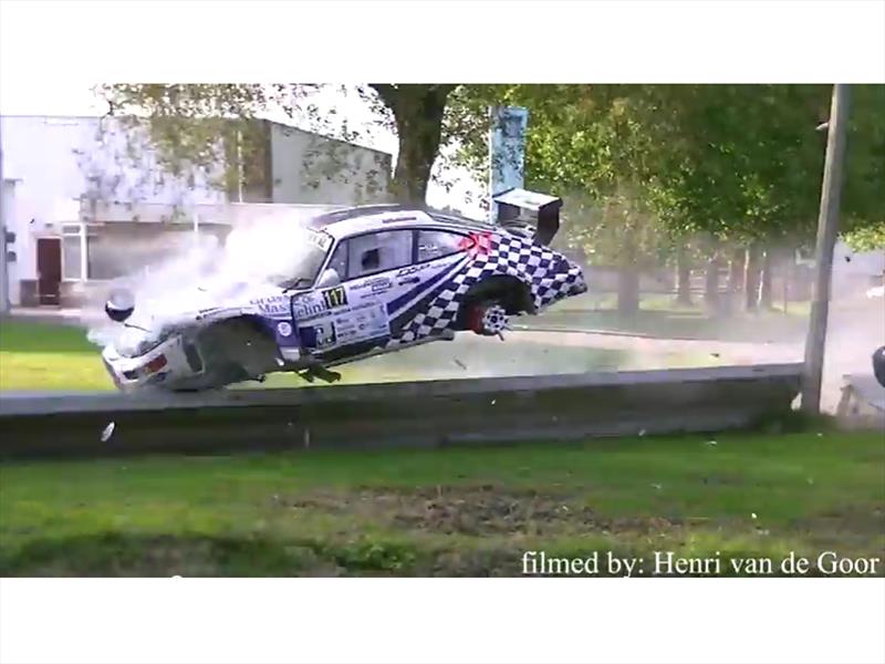 Video: Espectacular choque de un Porsche de rallies