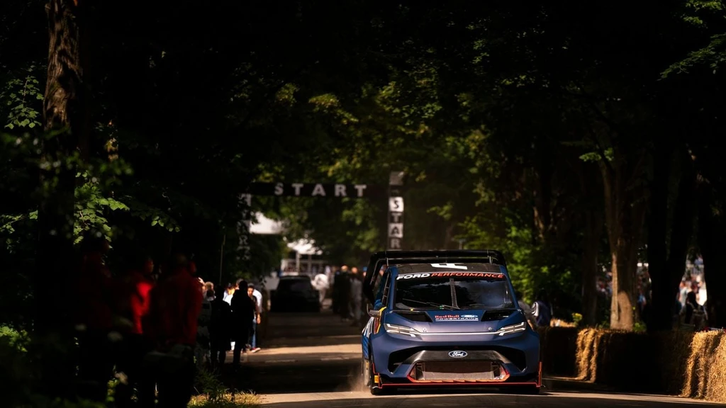 Goodwood 2024: Romain Dumas domina la trepada del FOS con la Ford ...