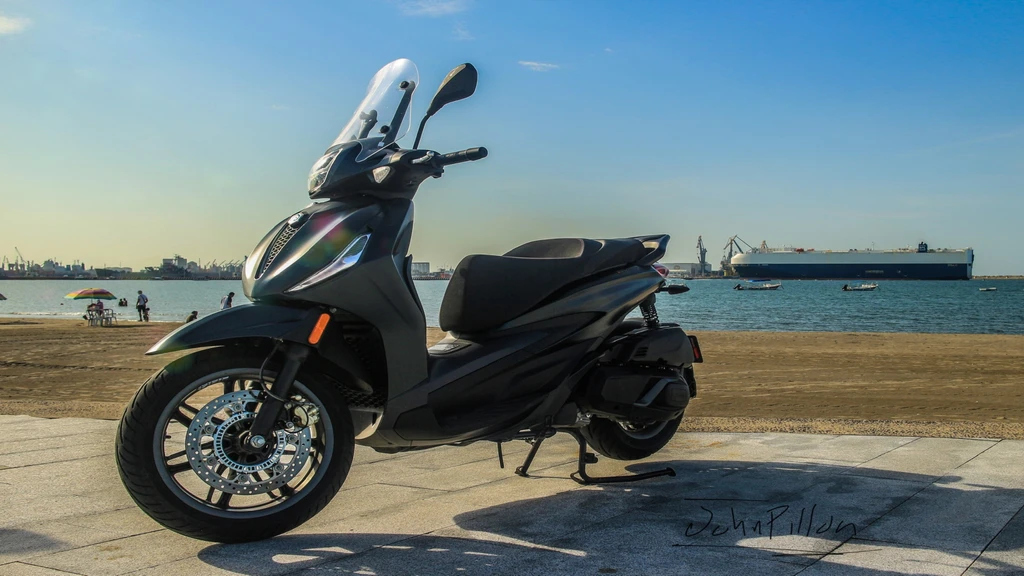 Piaggio Beverly BV400 se presenta en México, atraviesa el país de costa ...