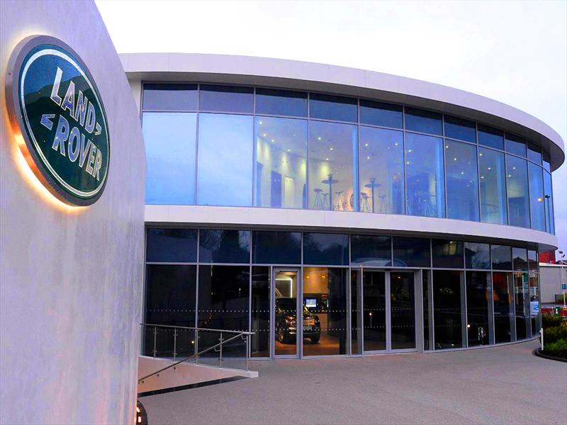 Land Rover: Inaugura nuevo centro de entrega