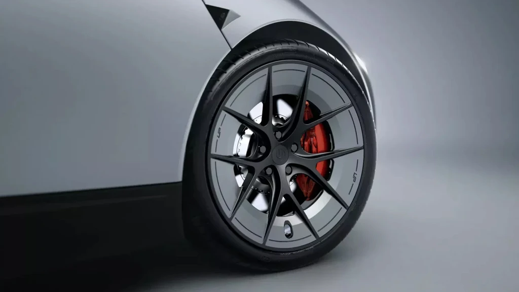 Tesla lanza rines que resisten hasta 950 kilos sin deformarse