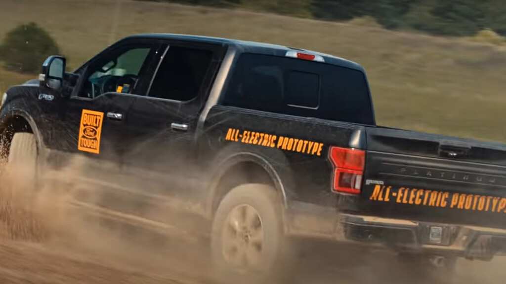 A la gente le gusta más la Ford F150 eléctrica que la Tesla Cybertruck