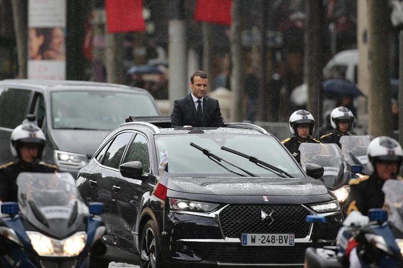 La DS 7 Crossback de Macron, protagonista en París