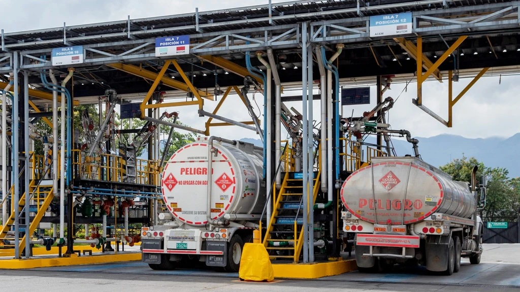 Combustibles líquidos, mueven el país y cada vez contaminan menos