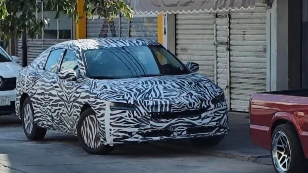 El nuevo Nissan Sentra 2026 es captado en México antes de su ...