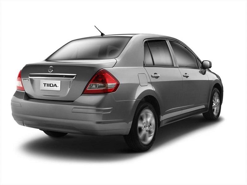 Nissan le pone la lápida al Tiida