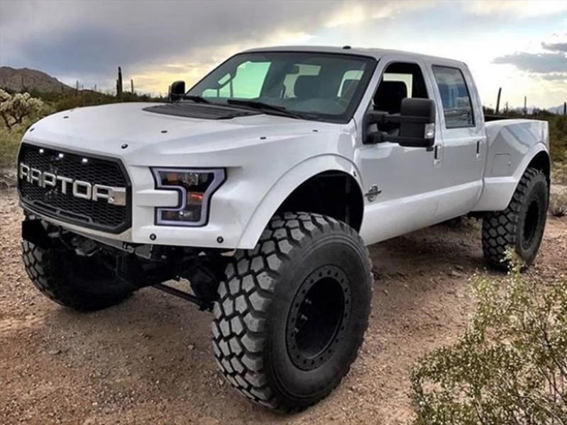 MegaRaptor y SuperRaptor, poderosos depredadores