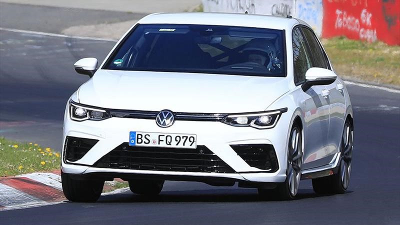 Volkswagen Golf R 2021, se deja ver durante sus pruebas en la pista de ...