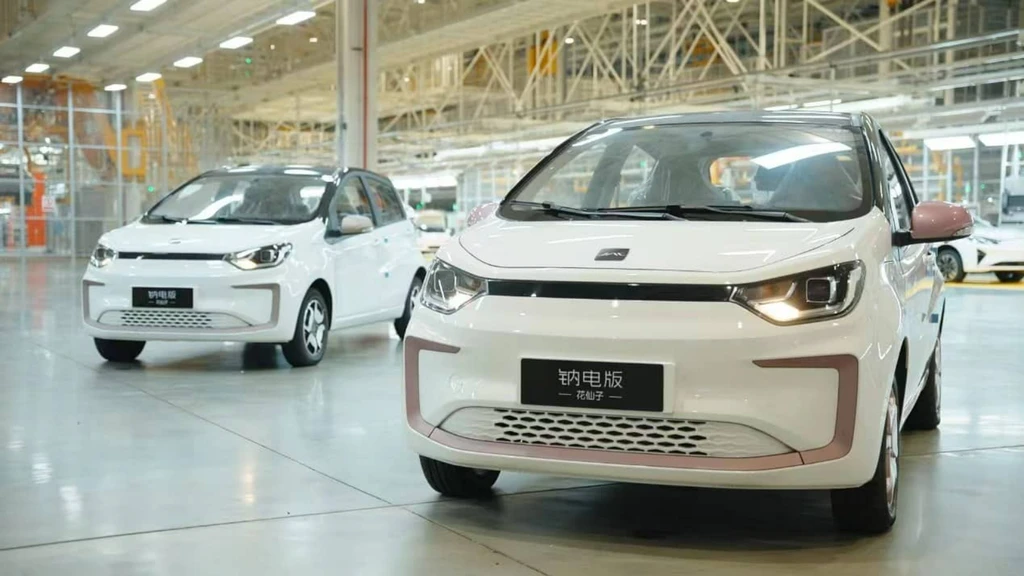 JAC lanza el primer vehículo eléctrico de producción masiva con ...
