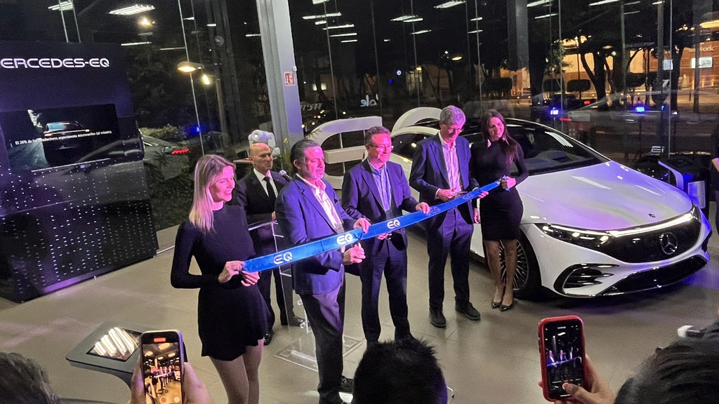 Mercedes Benz Autosat estrena concesionario y centro de servicio EQ