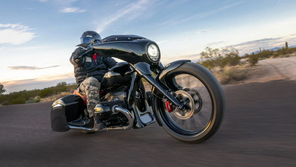 Paul Yaffe lleva una BMW Motorrad R 18 al estilo Bagger Nation