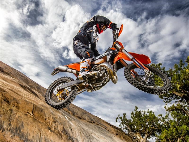 KTM renueva su portafolio con las EXC 2017