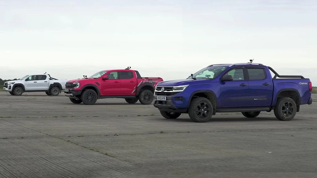 Casi desleal: hacen correr a una Ranger Raptor contra una Amarok II y ...