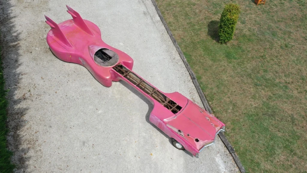 Subastan el auto guitarra de Elvis Presley