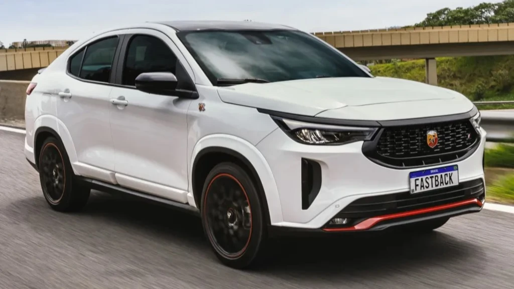 FIAT sigue ampliando la familia Abarth con la nueva versión deportiva ...