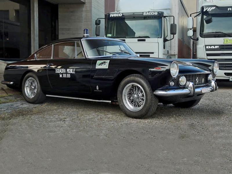 Video: Ferrari 250 GTE una patrulla de policía en Roma durante los 60s