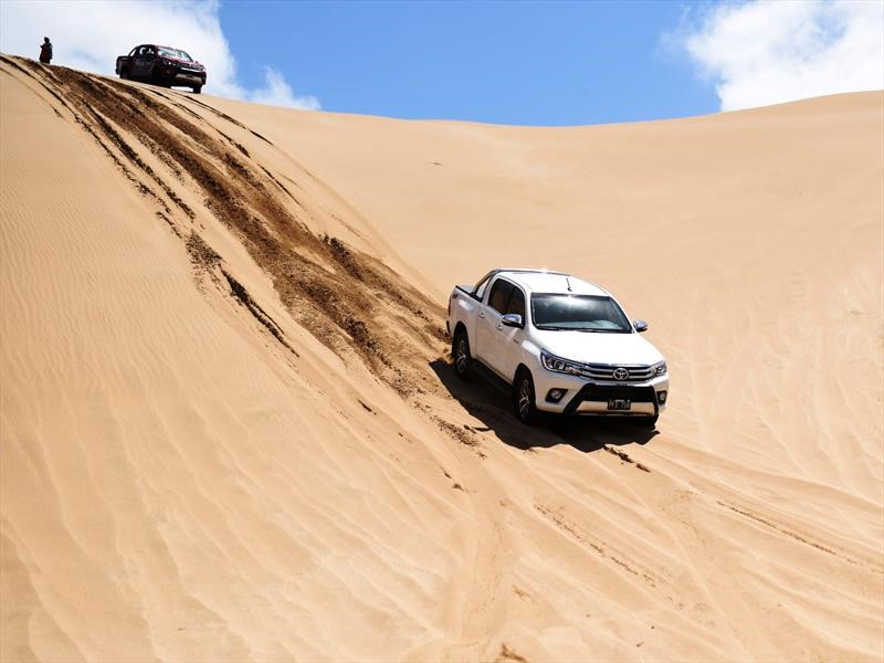 Verano 2018: Toyota lleva toda su gama a los médanos de Pinamar