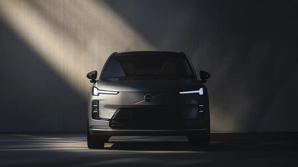 Volvo XC70 está de regreso y nos da sus primeros detalles. Ahora más SUV e híbrida enchufable