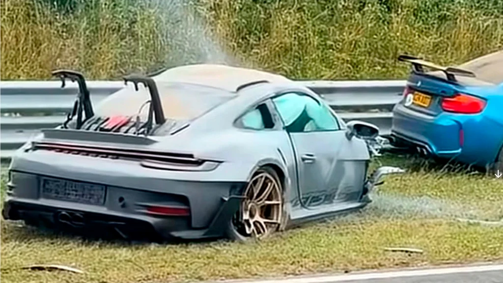 Así fue el impactante accidente entre un BMW y un Porsche 911 en ...
