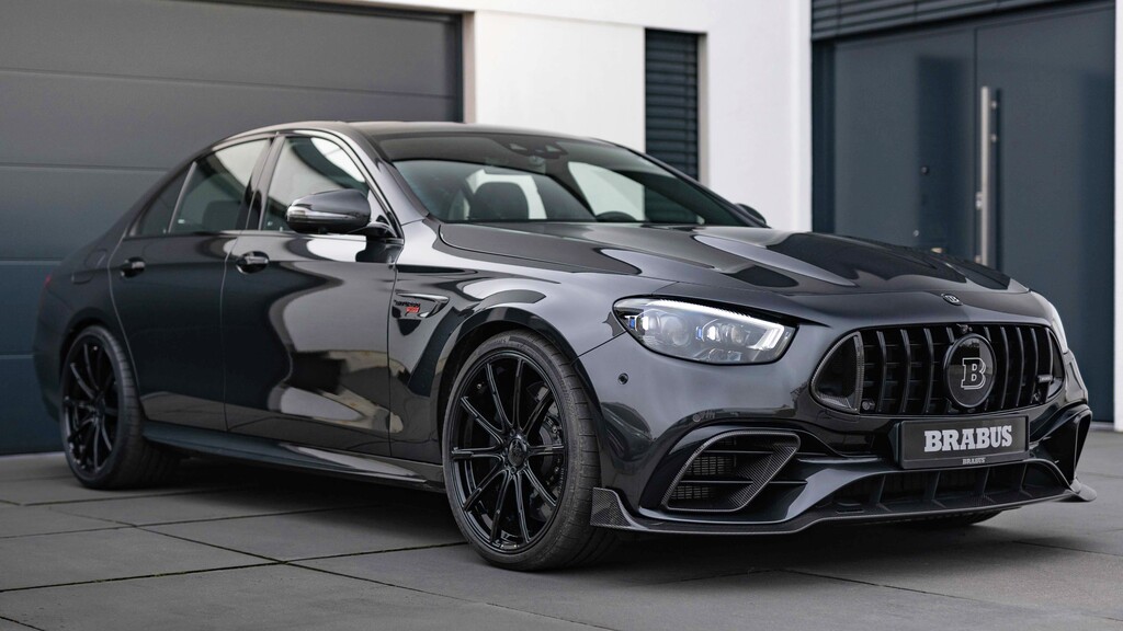 Este Mercedes-Benz Clase E tuneado por Brabus registra 900 hp