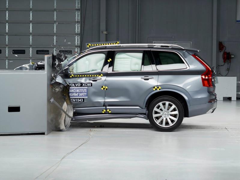 Volvo XC90 2016 consigue el reconocimiento Top Safety Pick+ del IIHS