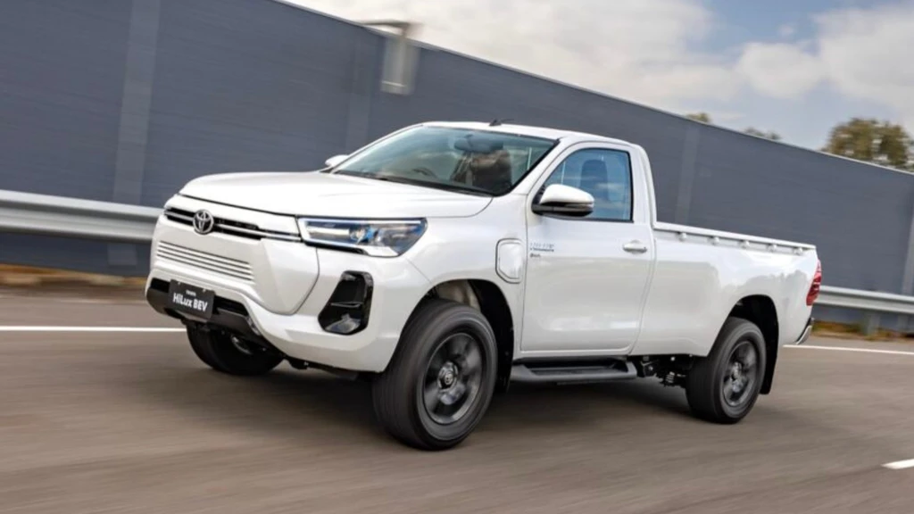 Toyota Hilux Revo BEV iniciará su producción a finales del año