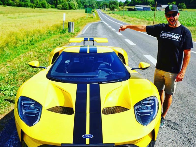 Ken Block maneja un Ford GT en el Circuito de Le Mans