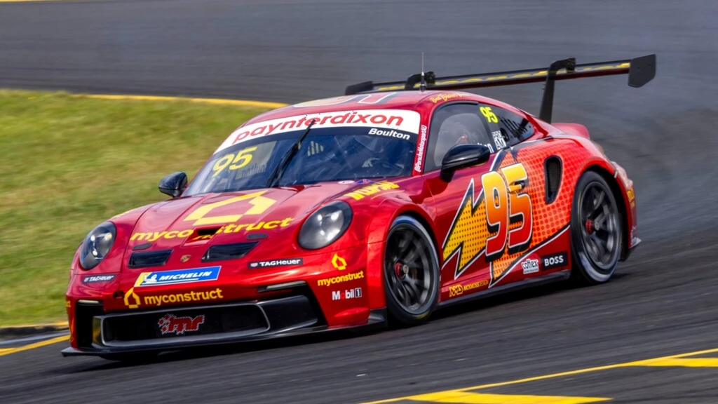 El Rayo McQueen de la Vida Real: Porsche 911 GT3 Cup Roba Miradas en ...