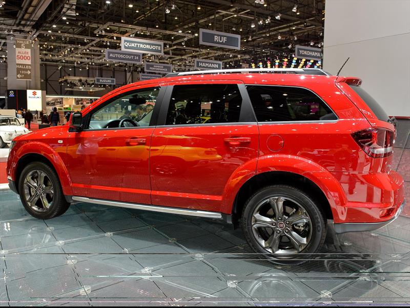 FIAT Freemont Cross, familiar, grande y aventurero
