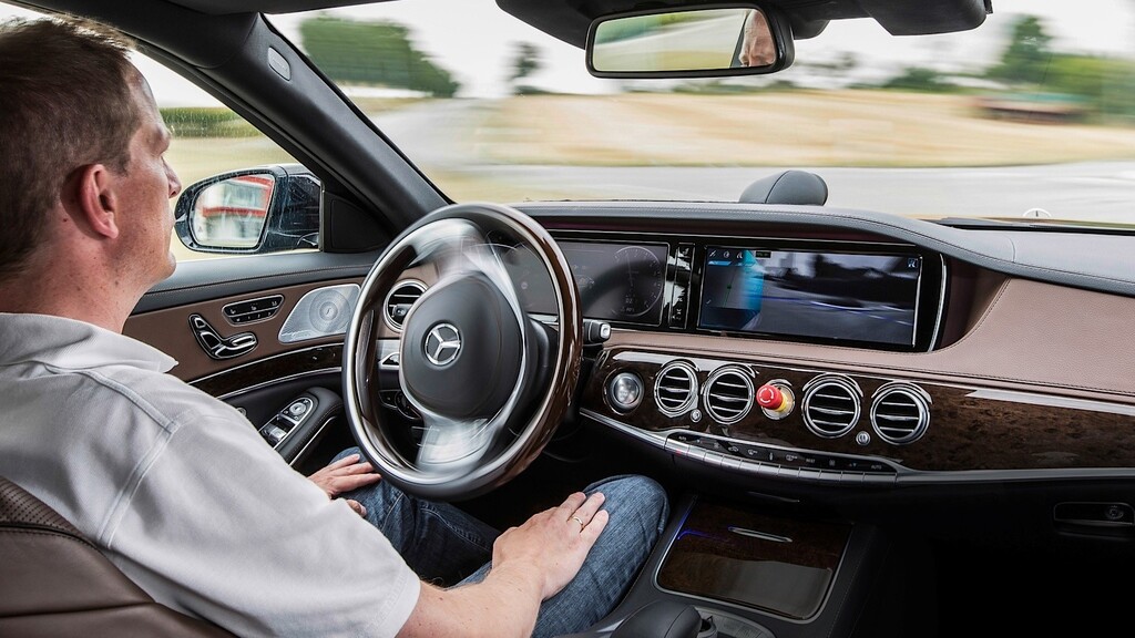 ¿Conductores están preparados para los carros de conducción autónoma?