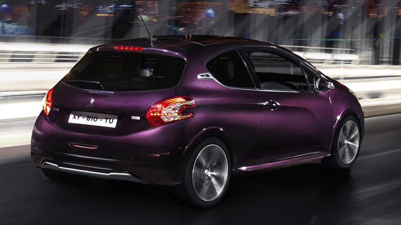 Peugeot 208 XY, estrena versión de producción en el Salón de París