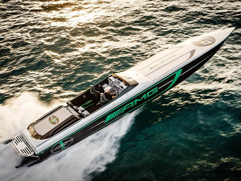 50' Marauder AMG, un bote de lujo basado en el GT R