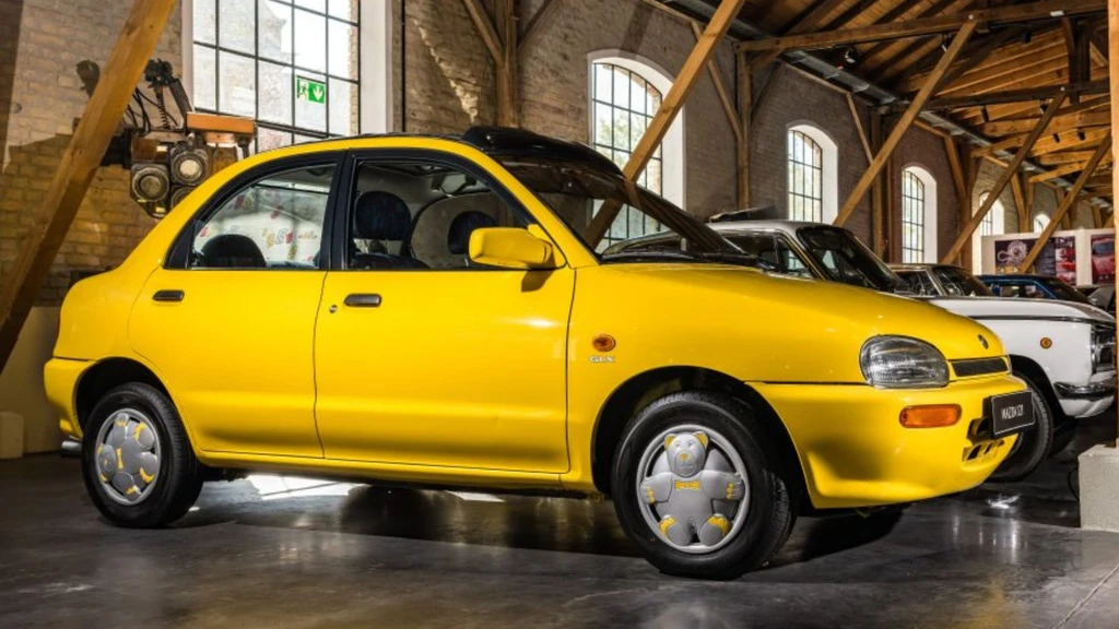 Mazda 121 Goldy, la historia del carismático auto con llantas de osito