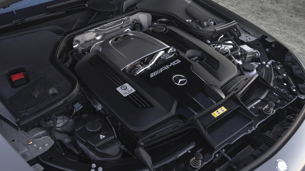Mercedes-AMG: V8 y V12, el Futuro de la Potencia