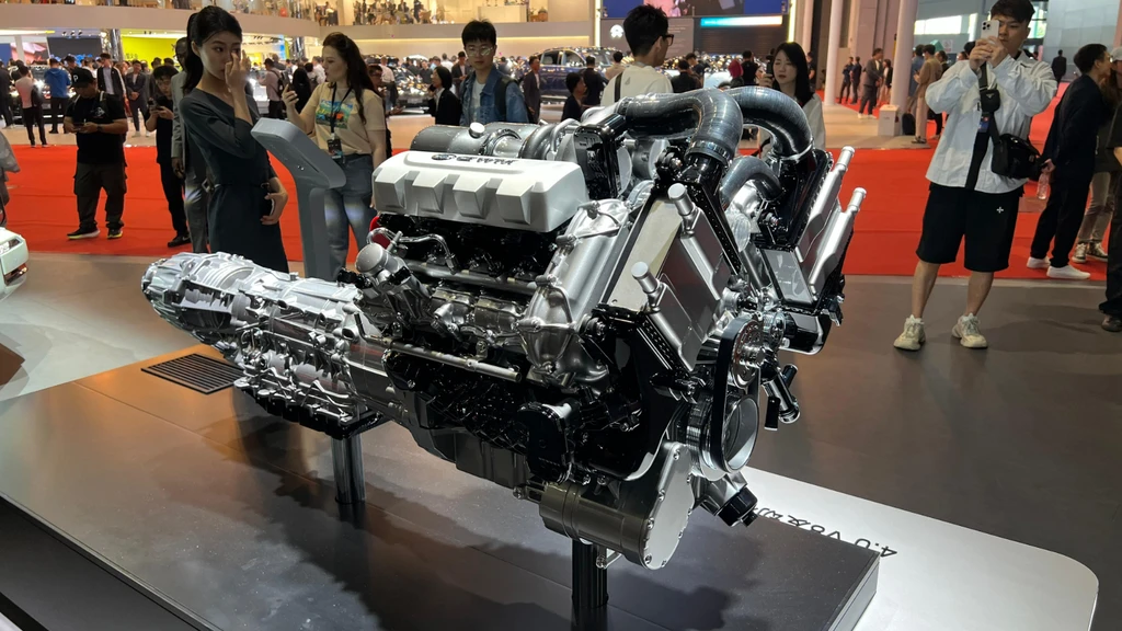 Great Wall presenta el primer V8 desarrollado en China