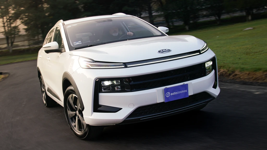 JAC SEI6 PRO 2023 a prueba, metiéndose de lleno a segmento más ...