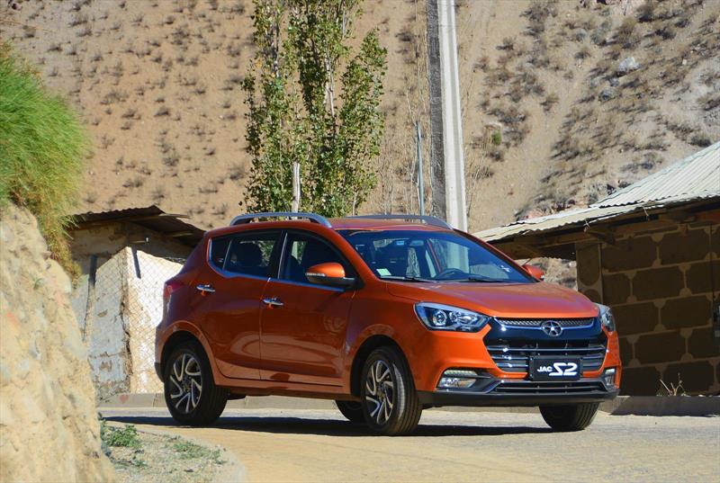 El JAC S2 2016 llega a Chile desde $ 7.190.000