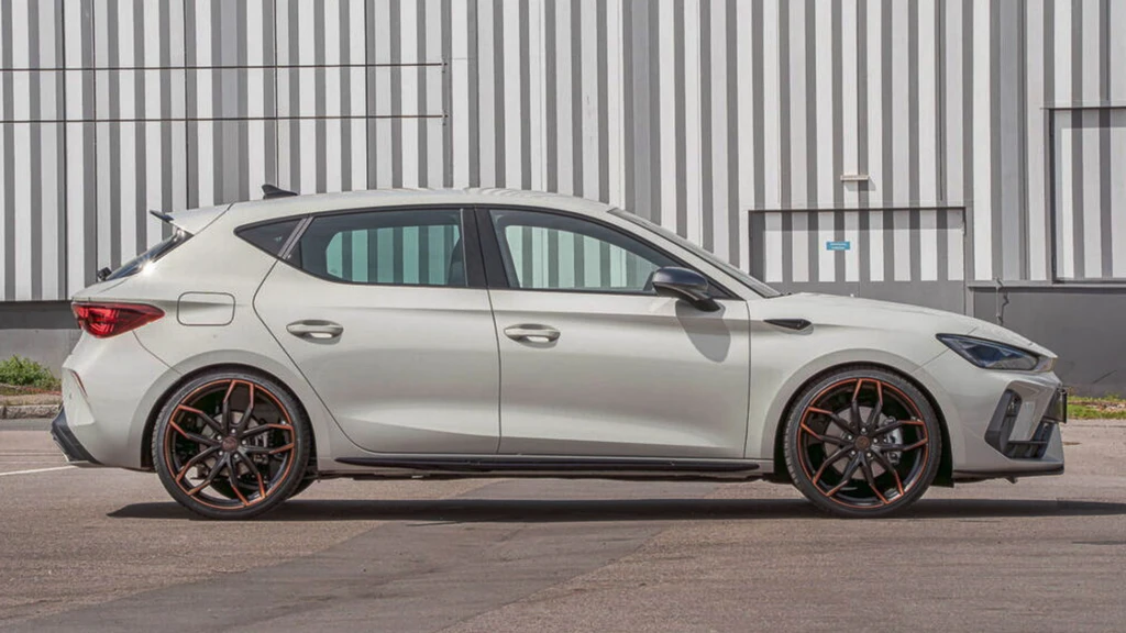 Cupra León 2025 recibe su primer kit aftermarket por JE Design