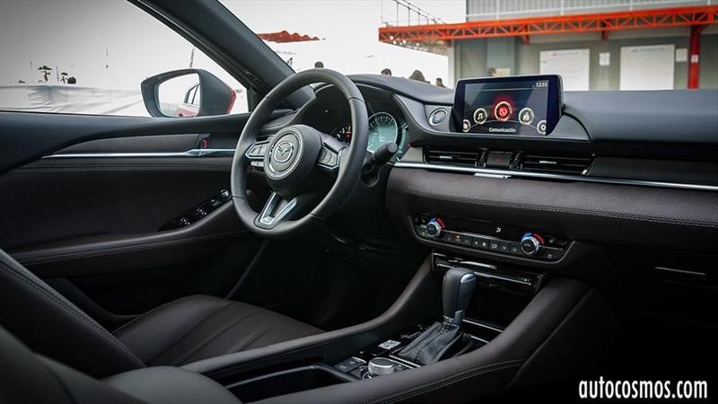 Mazda añade Android Auto y Apple CarPlay en modelos de gama alta